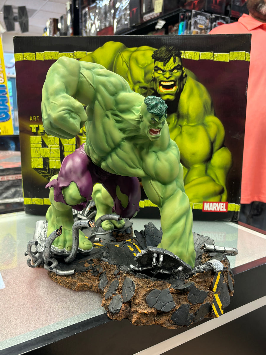 Incredible Hulk Statue (Marvel Comics, Diamond Select) Open Box| Bitz ...