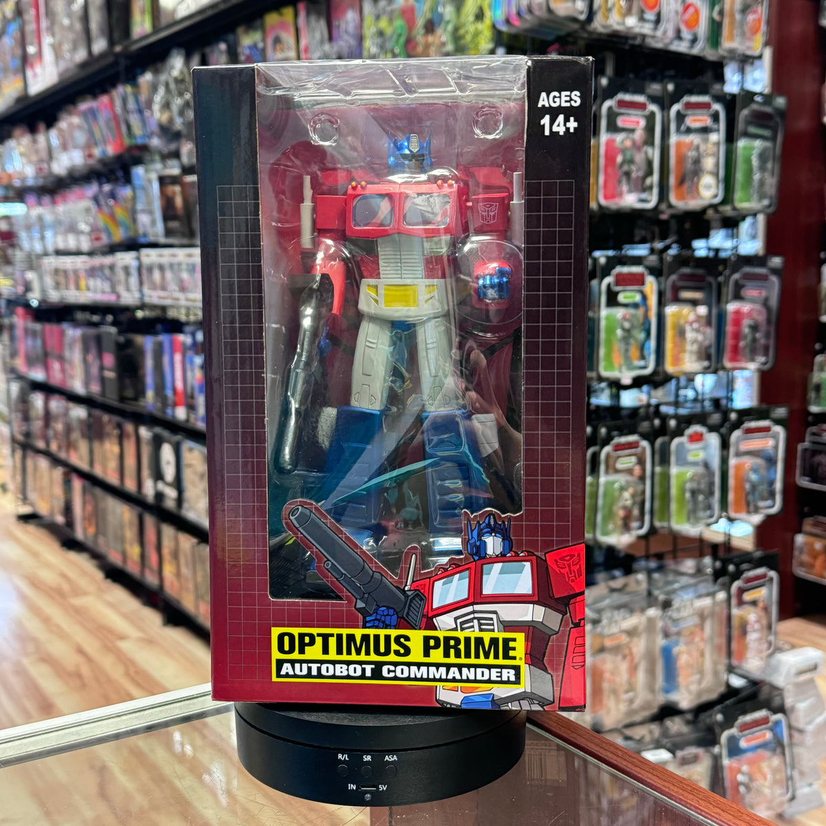 Optimus Prime. Autobot Commander Statue (Transformers, PCS) | Bitz ...