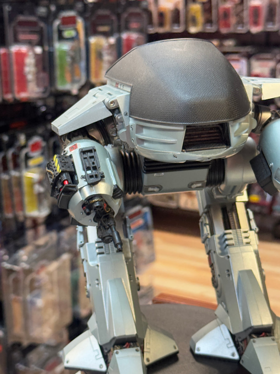 ED-209 Deluxe Electronic (NECA, Robocop) WORKING| Bitz & Buttons