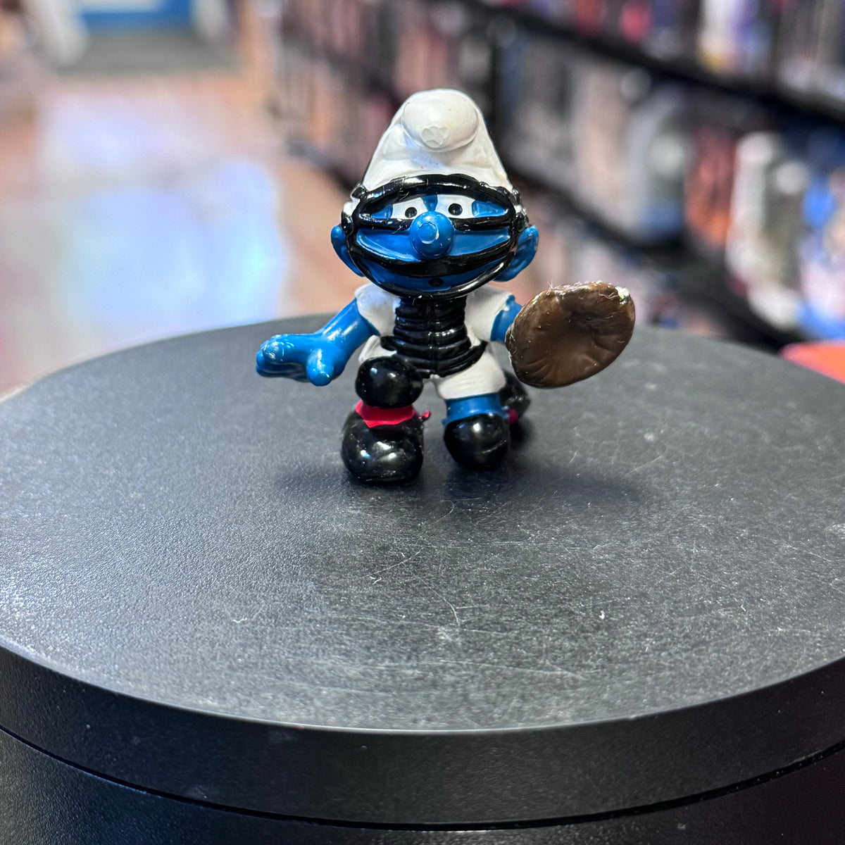 Umpire Smurf Mini Figure 7794 (Vintage Smurfs, Schliech)| Bitz & Buttons